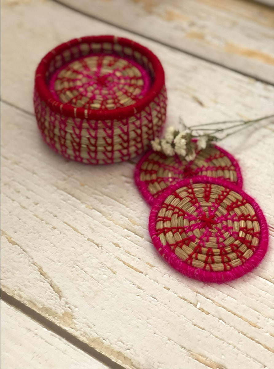 Handcrafted Salt reed coaster set of 6 with holder – Pine cone™